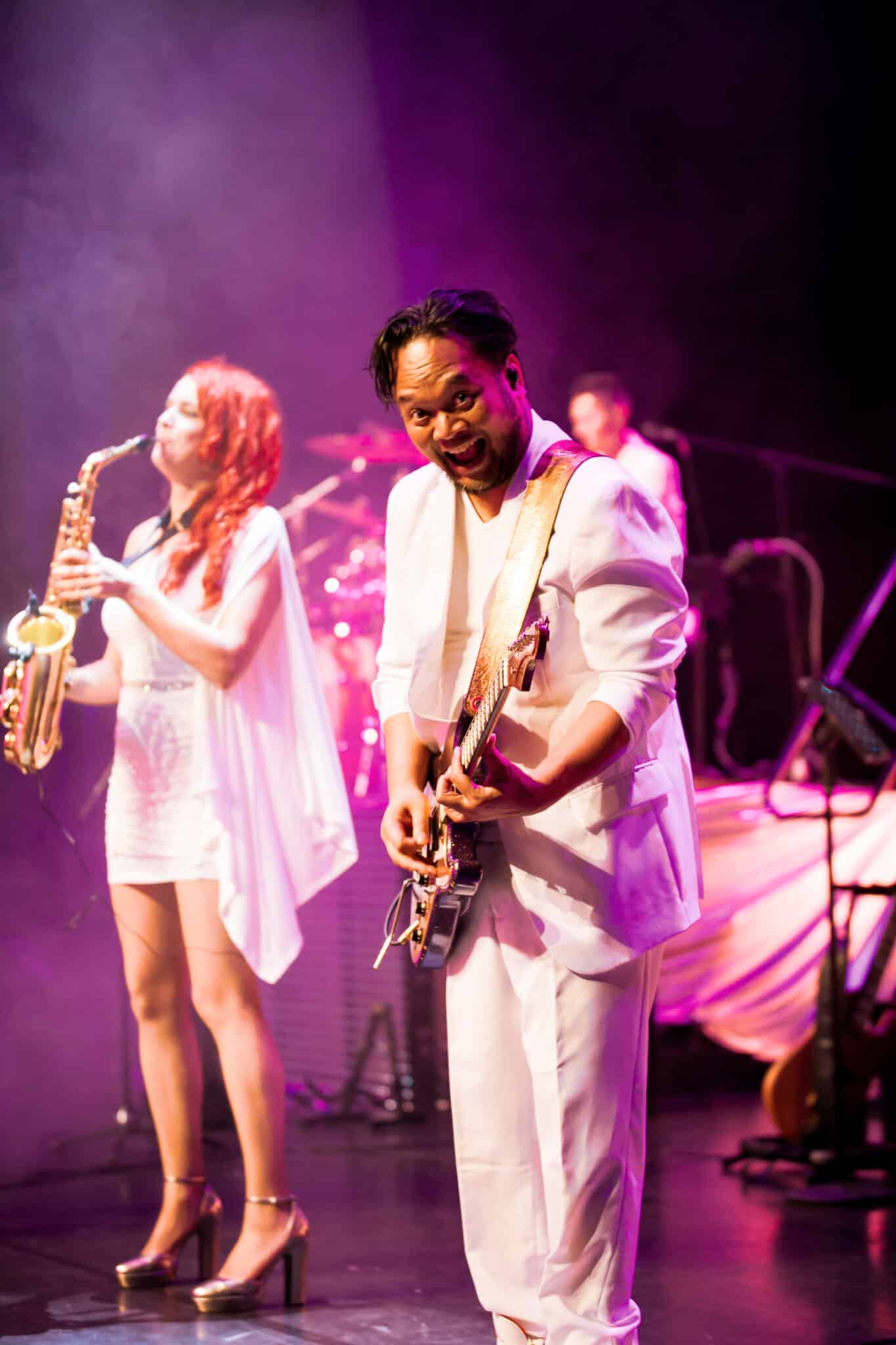 Official The Chicago Funk page (Earth, Wind & Fire Tribute)